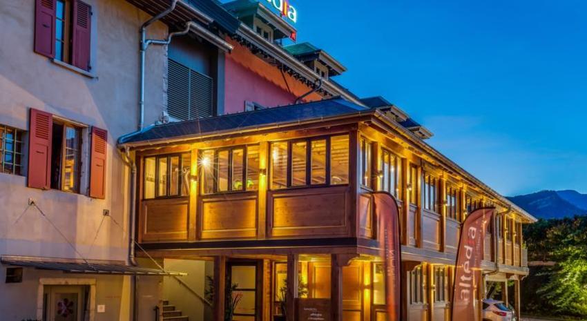 La Maison Rouge Spa - almoire